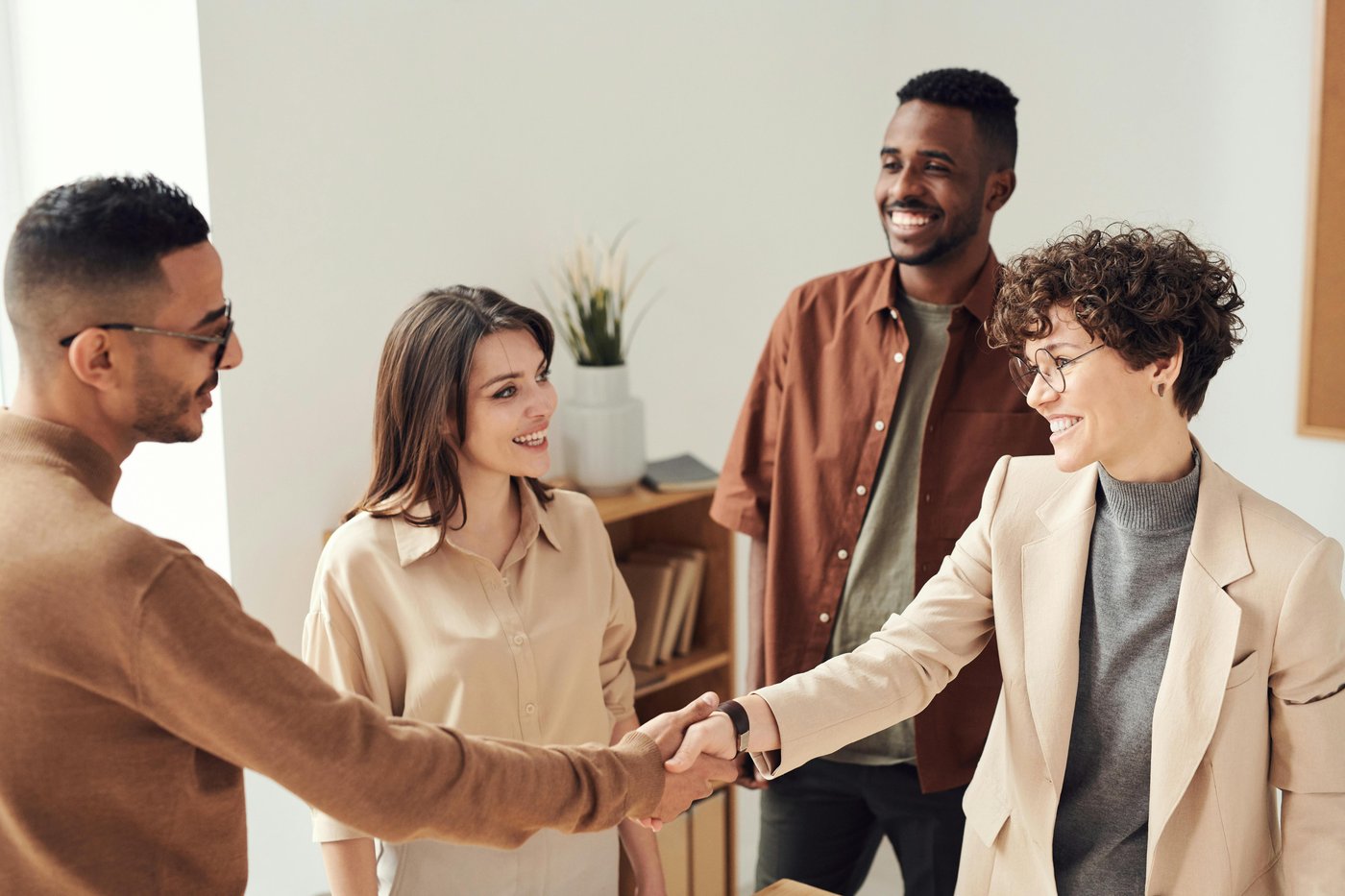 Behind the Glam: How Influencer Talent Management Power Celebrity ...