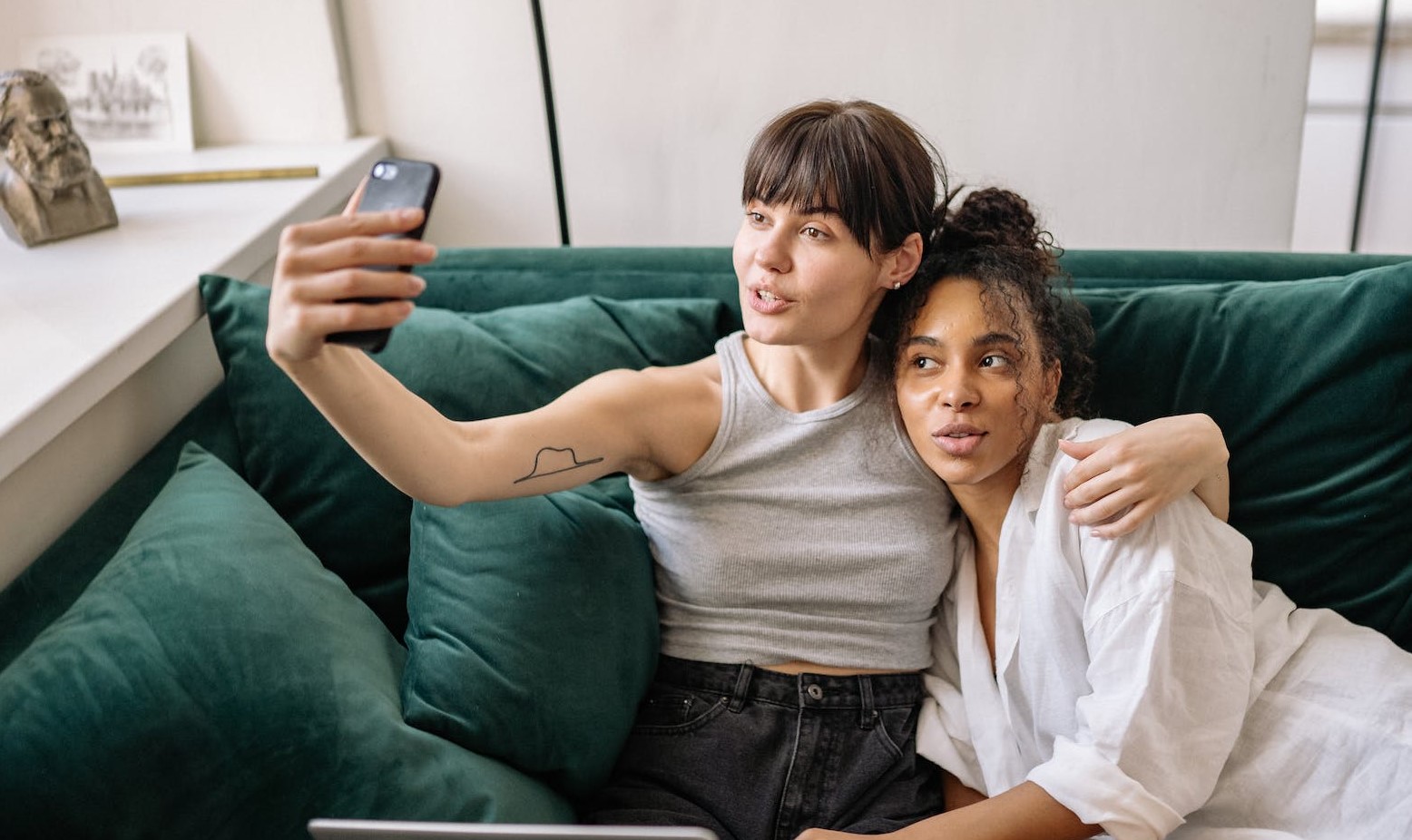 Influencer Rate Card: What Is It and How to Create One